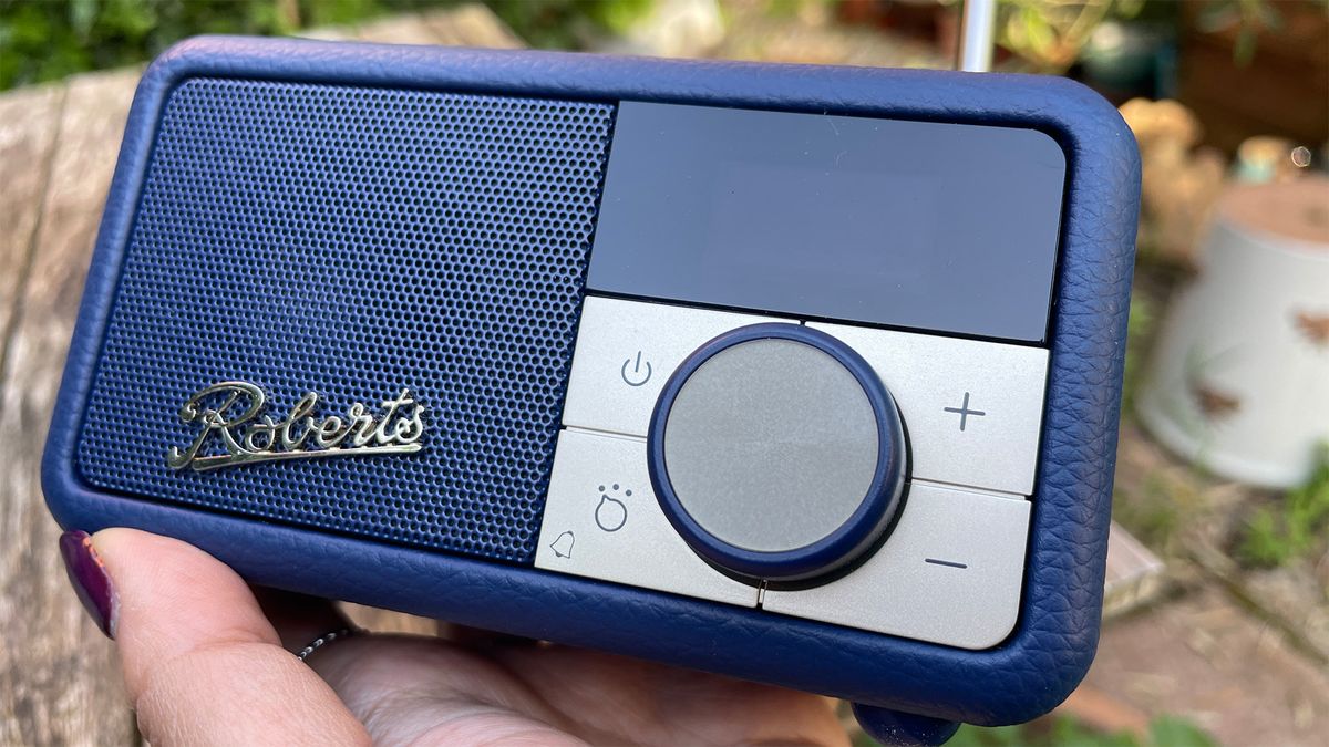 Roberts Revival Petite 2 radio review: tiny footprint, fabulous design ...