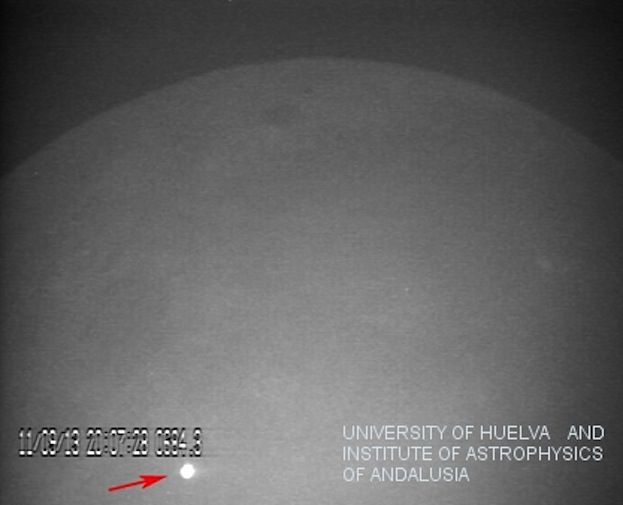 Record-Breaking Meteorite Crash on Moon Sparks Brightest Lunar ...