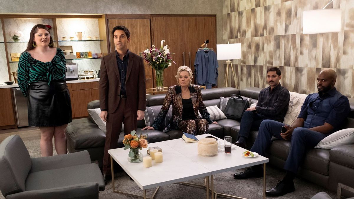 Hacks season 3 episode 2 recap: Deborah returns to late night | What to ...