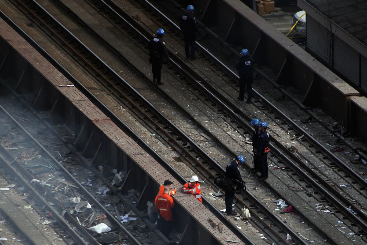 Chicago train tracks have to be literally set on fire to keep the ...