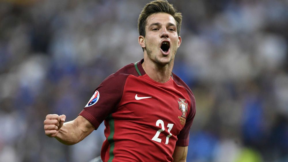 Cedric thinks Euro 2016 final will help against Manchester United ...
