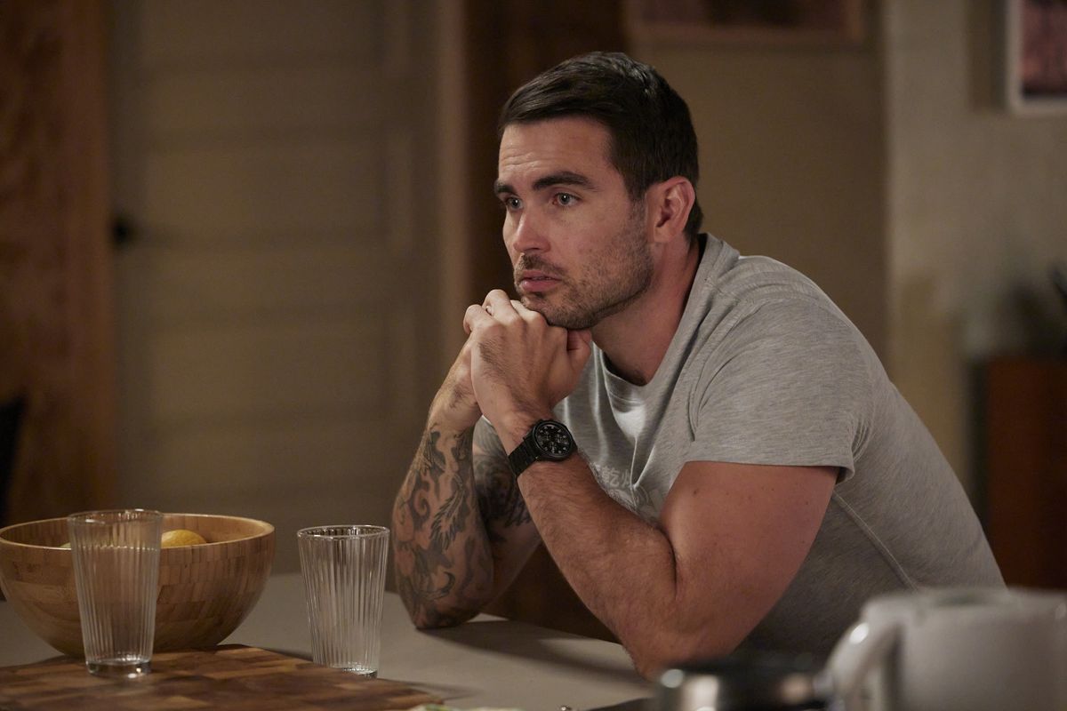 Home and Away spoilers: Cash meets Felicity's new man Rory! | What to Watch