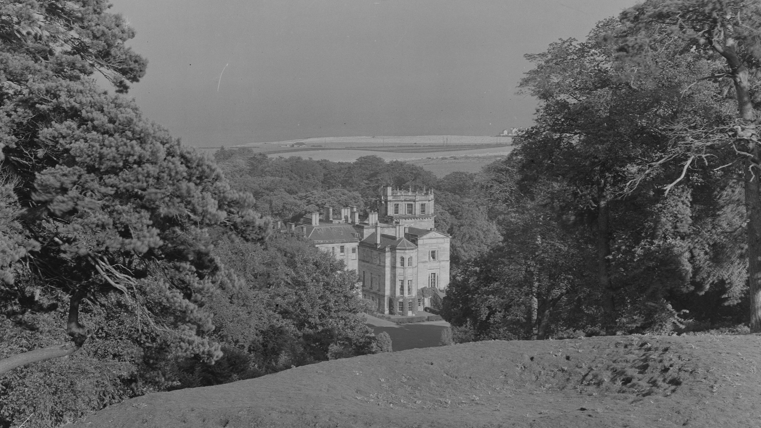 The Picturesque Scottish castle built on land admired by Robert Burns ...