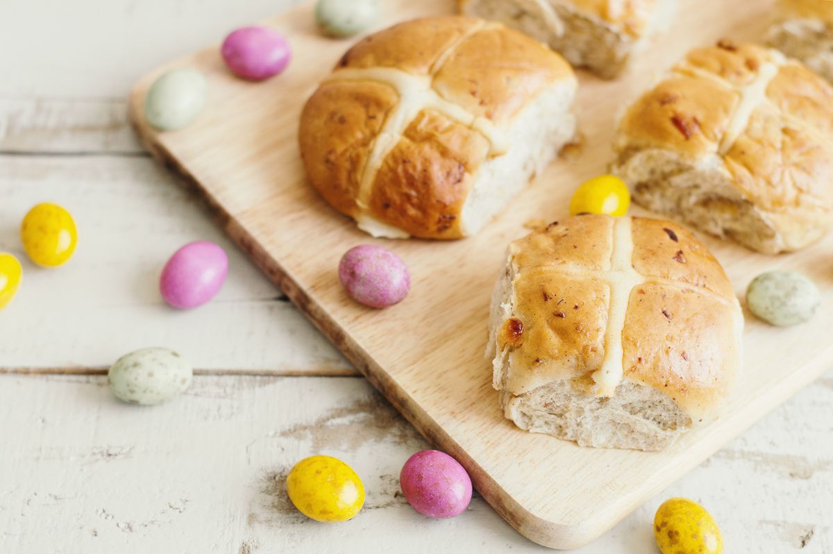 Mini Egg chocolate hot cross buns | Baking Recipes | GoodTo