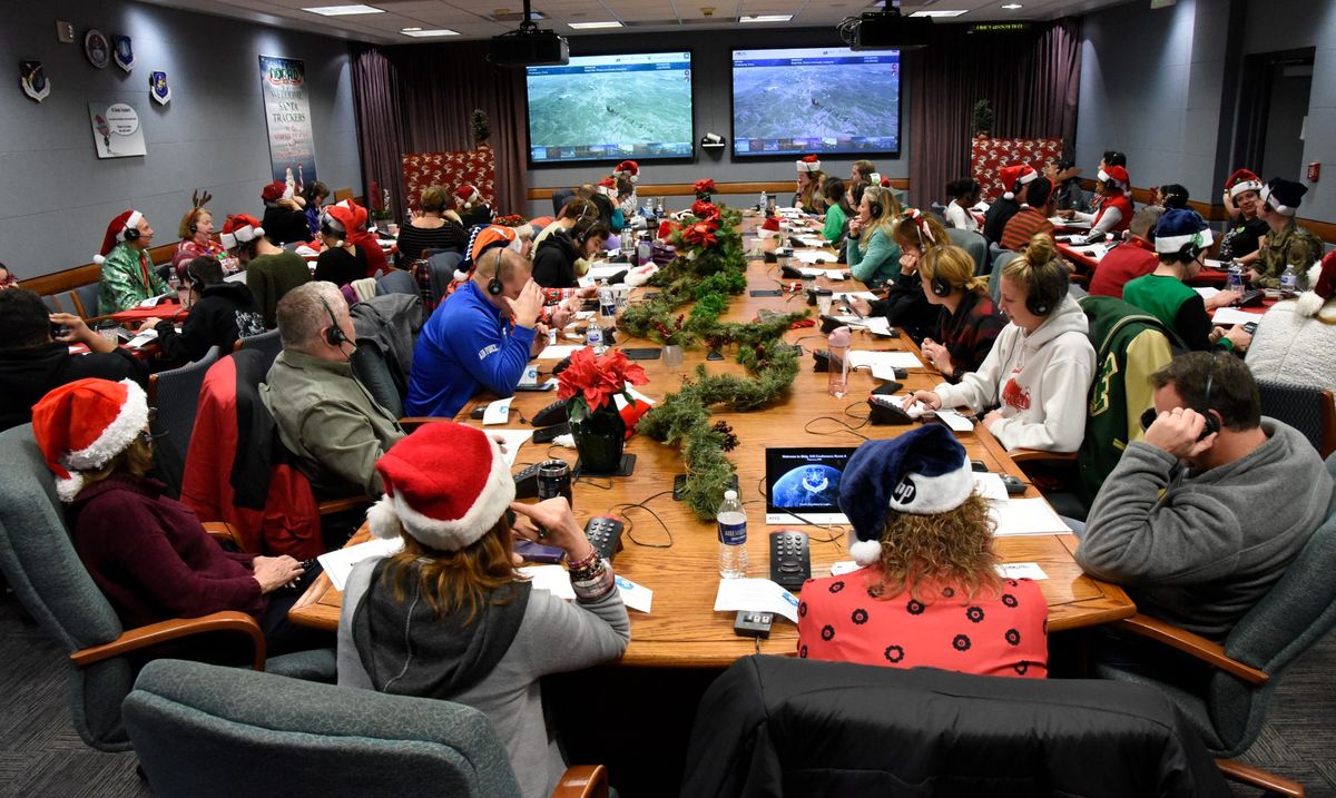 Track Santa Claus on his way this Christmas Eve with NORAD | Space