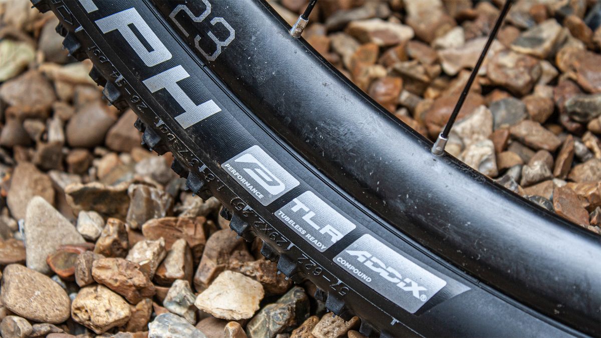 Schwalbe Racing Ralph Performance Line tire review – good in the wet ...