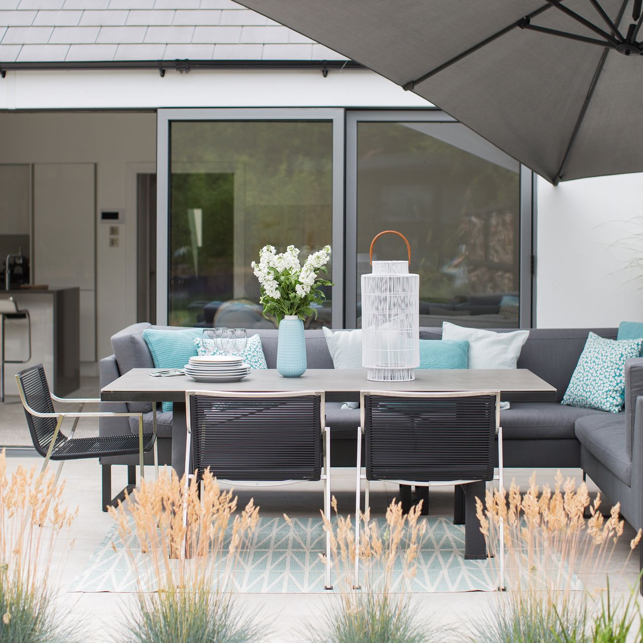 Outdoor dining ideas - eight ways to create a dreamy alfresco set-up ...