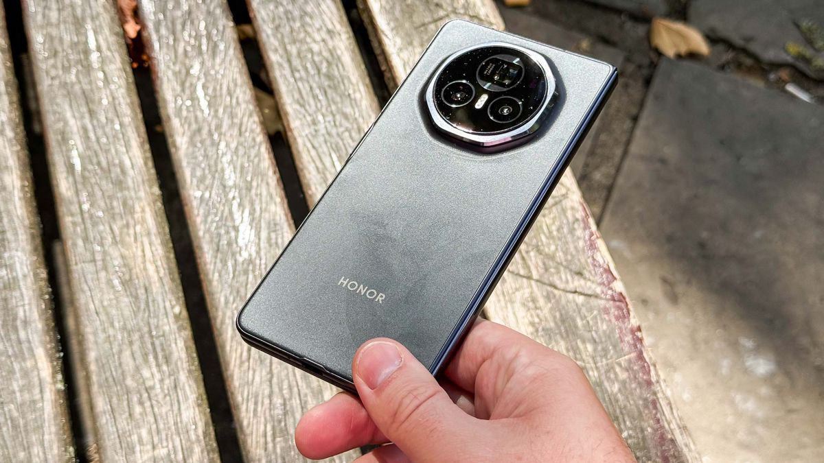 Honor Magic V3 review: The new foldable phone design benchmark | Tom's ...