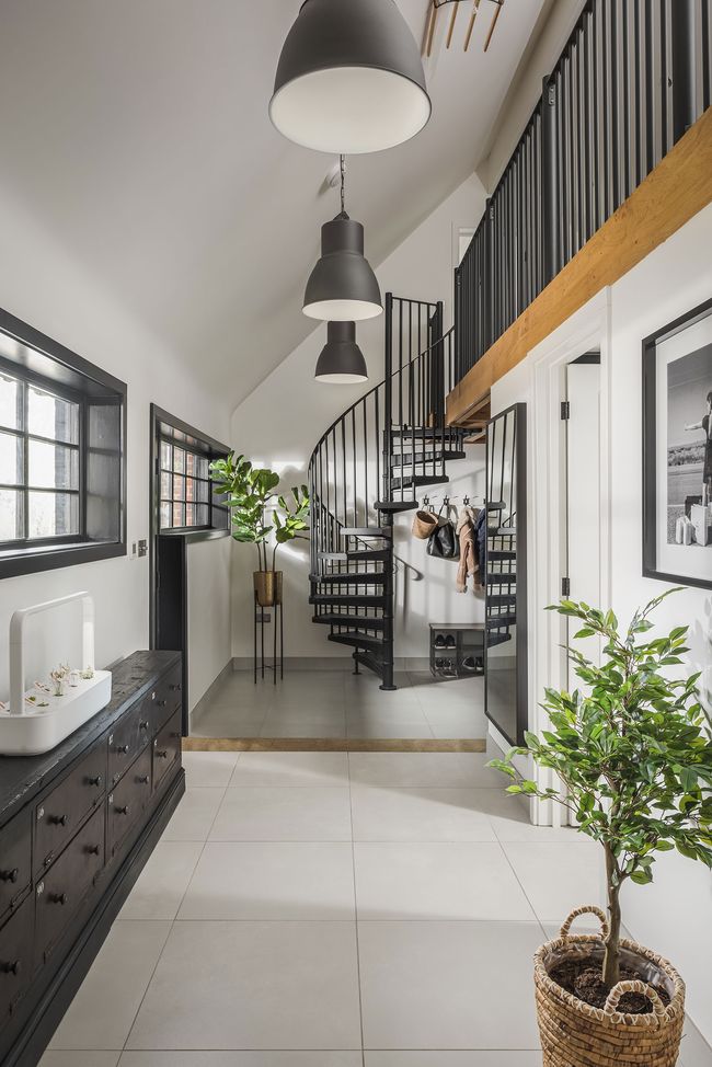 What is a vaulted ceiling and how do you create one? | Homebuilding