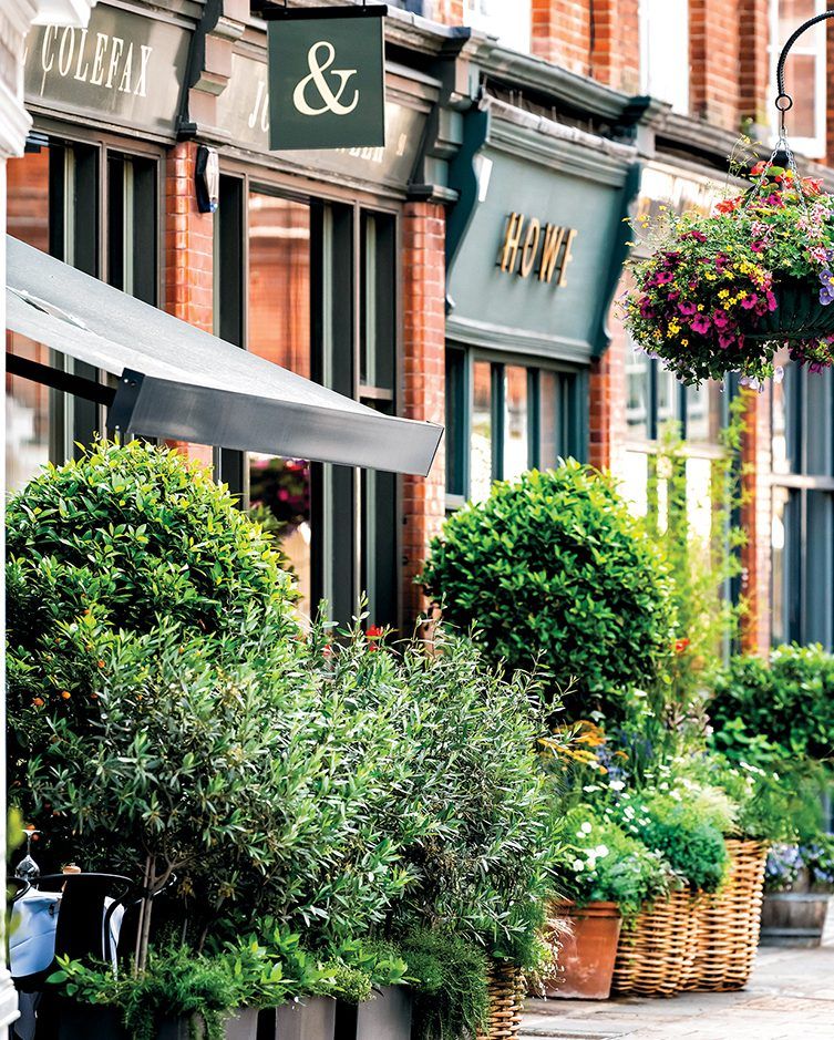 Stubton Hall's magnificent transformation 'from a gloomy shell into a ...