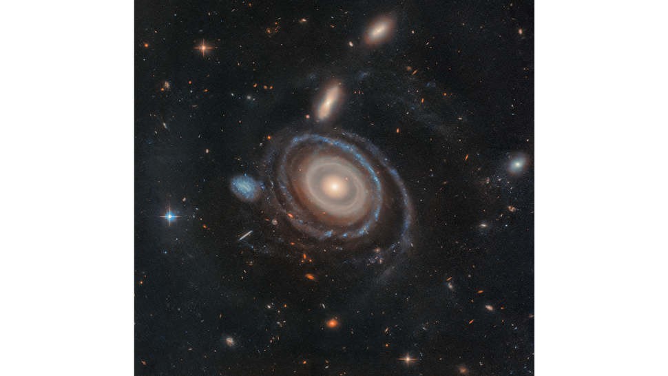 Hubble Space Telescope spots a spectacular Bullseye in deep space (image) | Space