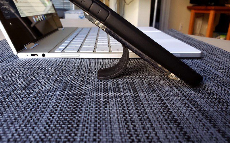 Scooch Wingback Universal kickstand review: Kick your phone's ...