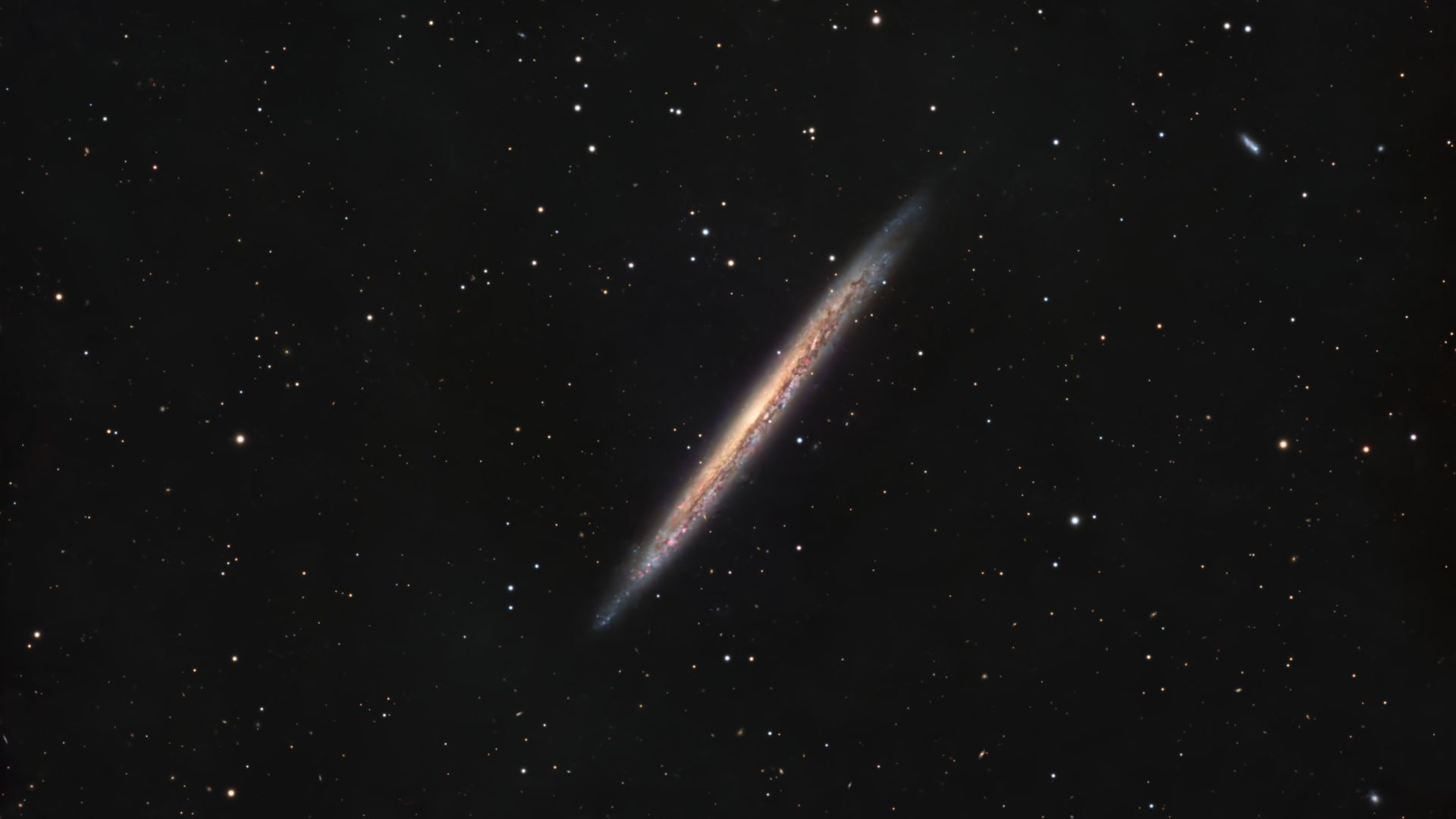 The Knife Edge Galaxy cuts a sharp profile in new amateur portrait ...
