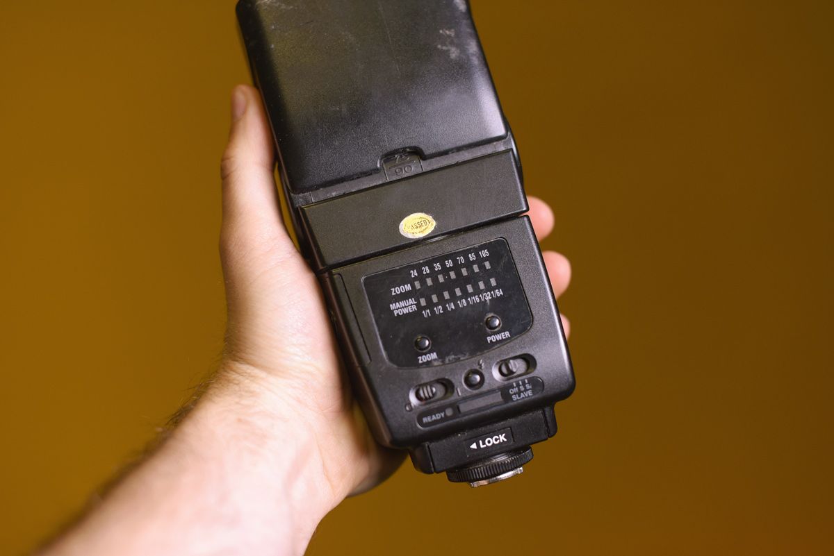 Home photography ideas: Shoot film noir portraits with a DIY gobo ...