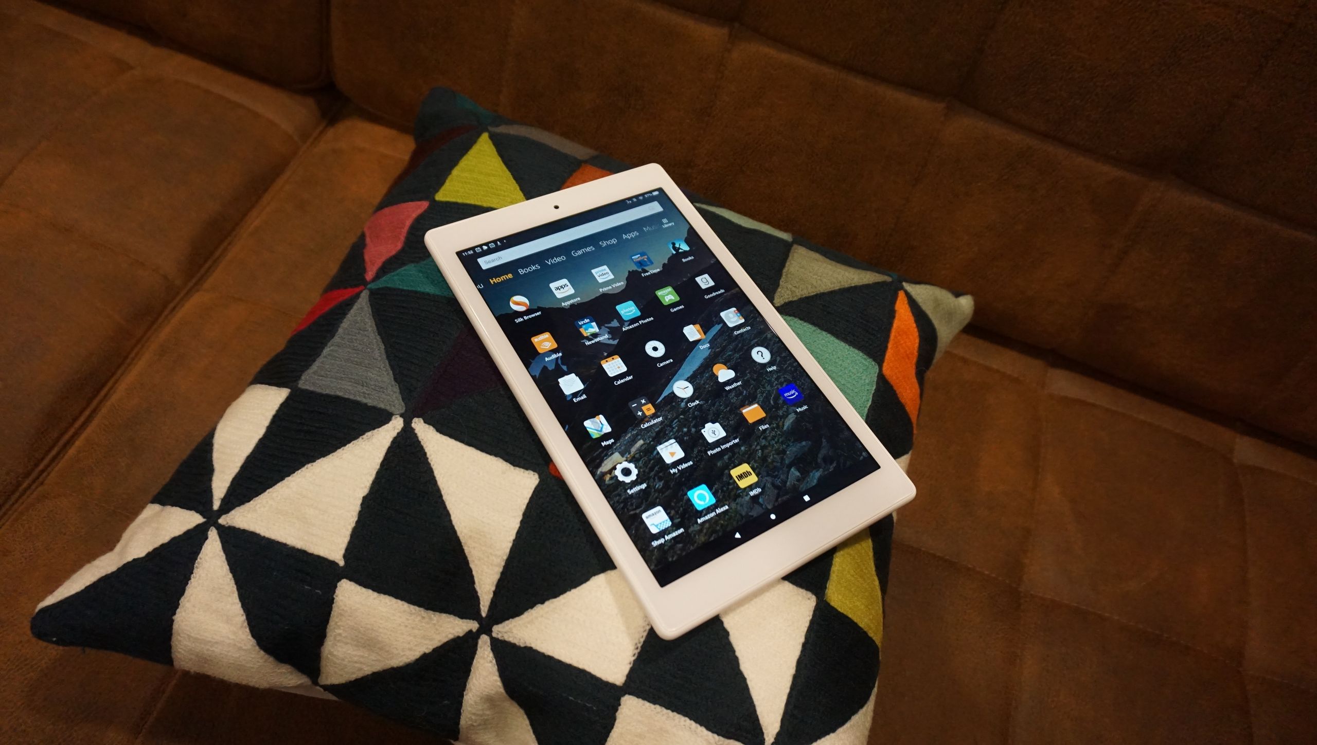 Battery life and camera - Amazon Fire HD 10 (2019) review - Page 2 ...