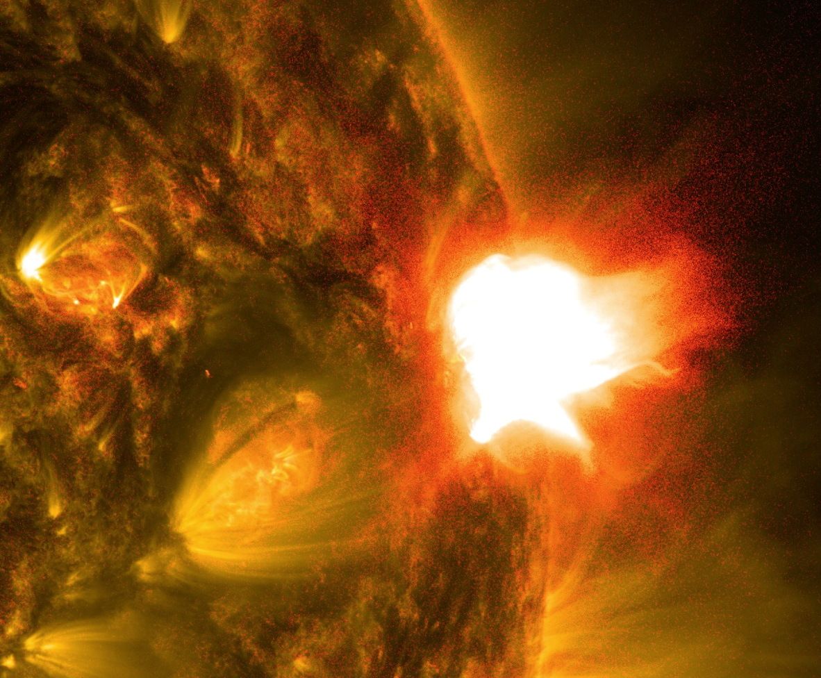 Sun Fires Off First Strong Solar Flare of 2015 (Video) | Space