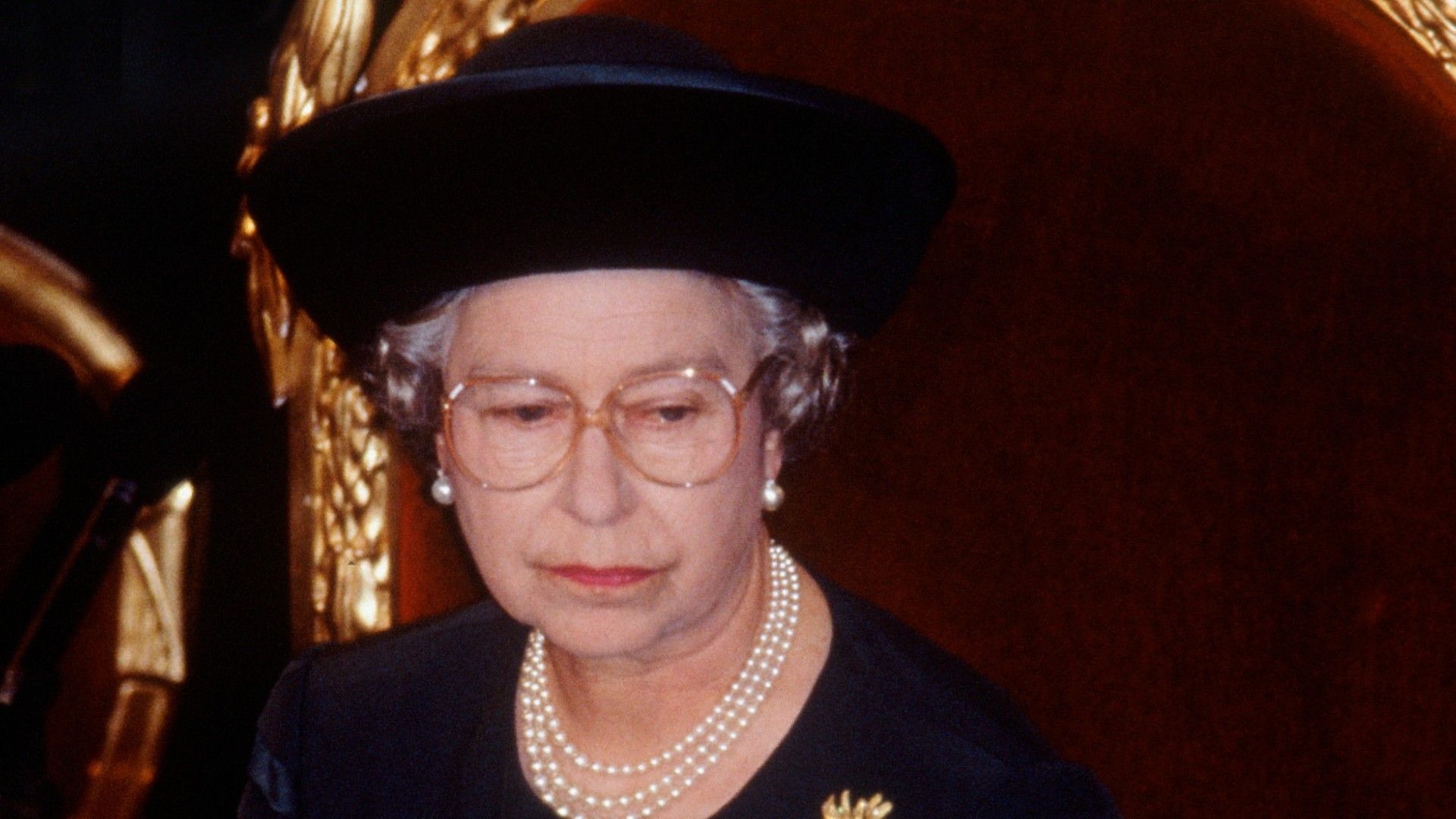 What does Annus Horribilis mean and why was it the Queen's worst year ...