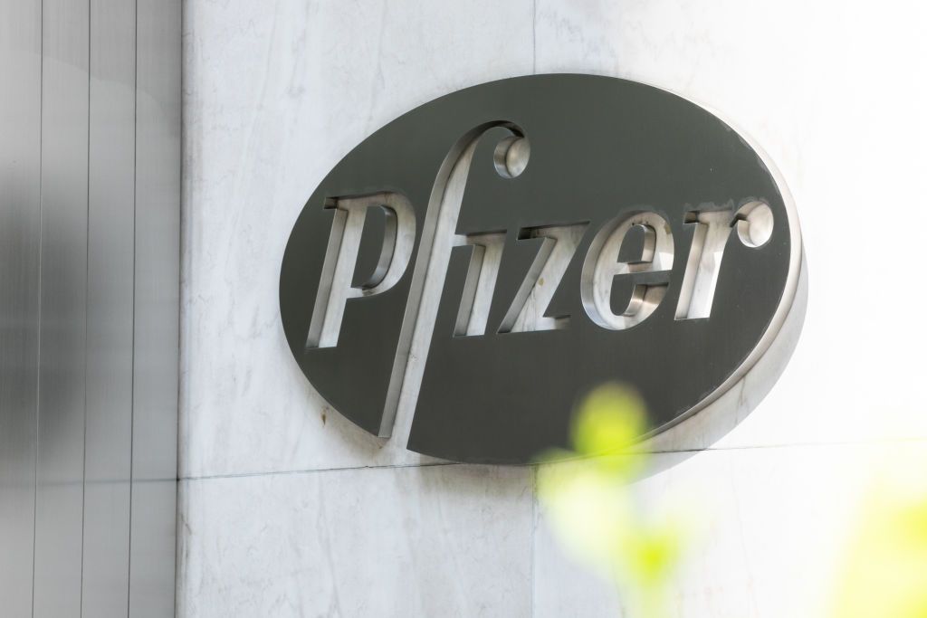 Canada becomes the 3rd country to approve Pfizer's COVID-19 vaccine ...