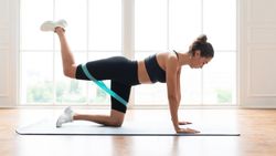 How to do squats | Tom's Guide