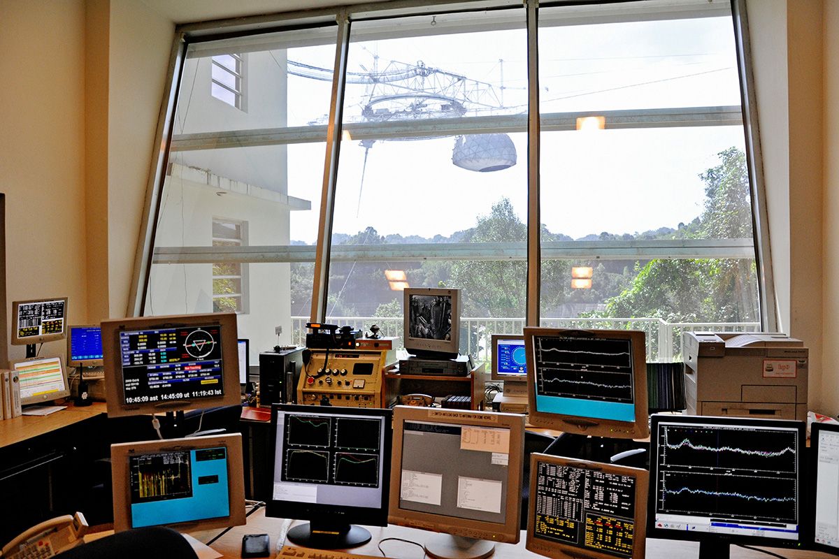 The Arecibo Observatory: Puerto Rico's Giant Radio Telescope in Photos ...