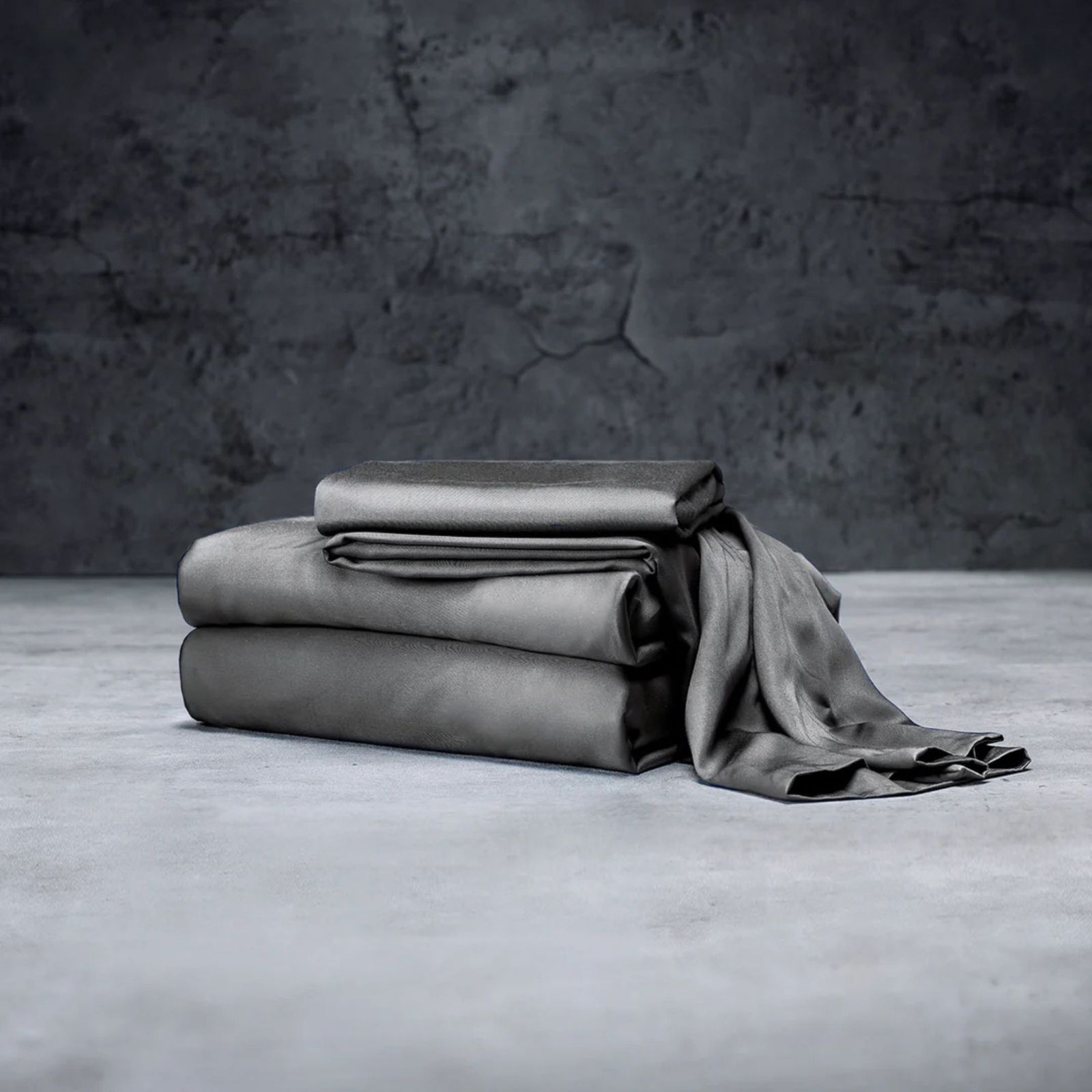 Are light or dark bed sheets best for sleep? Experts advise | Homes and ...