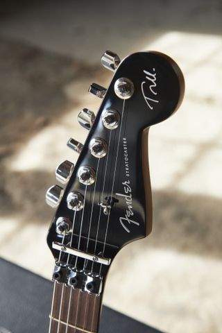 Tom Morello 'Soul Power' Artist Signature Stratocaster released by ...