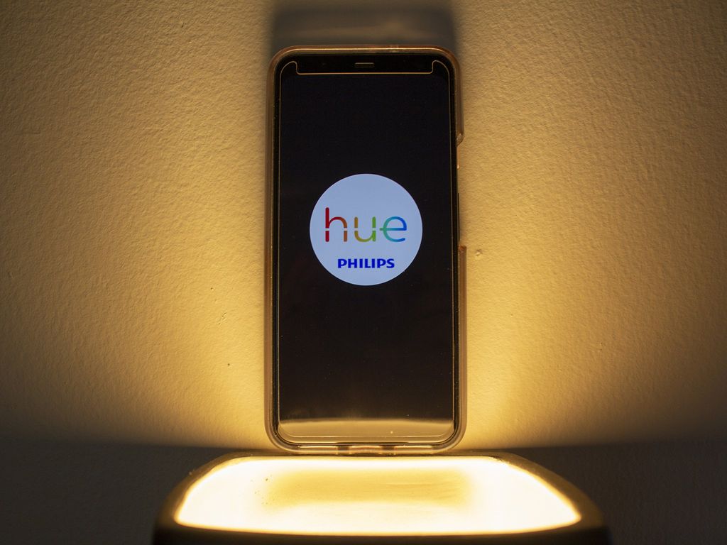 Philips Hue app returns to the Play Store after it was mistakenly ...