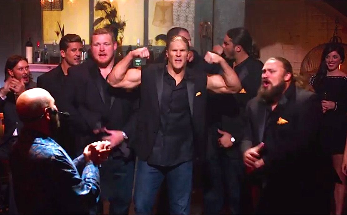 The Green Bay Packers and Barden Bellas face off in new Pitch Perfect 2 ...