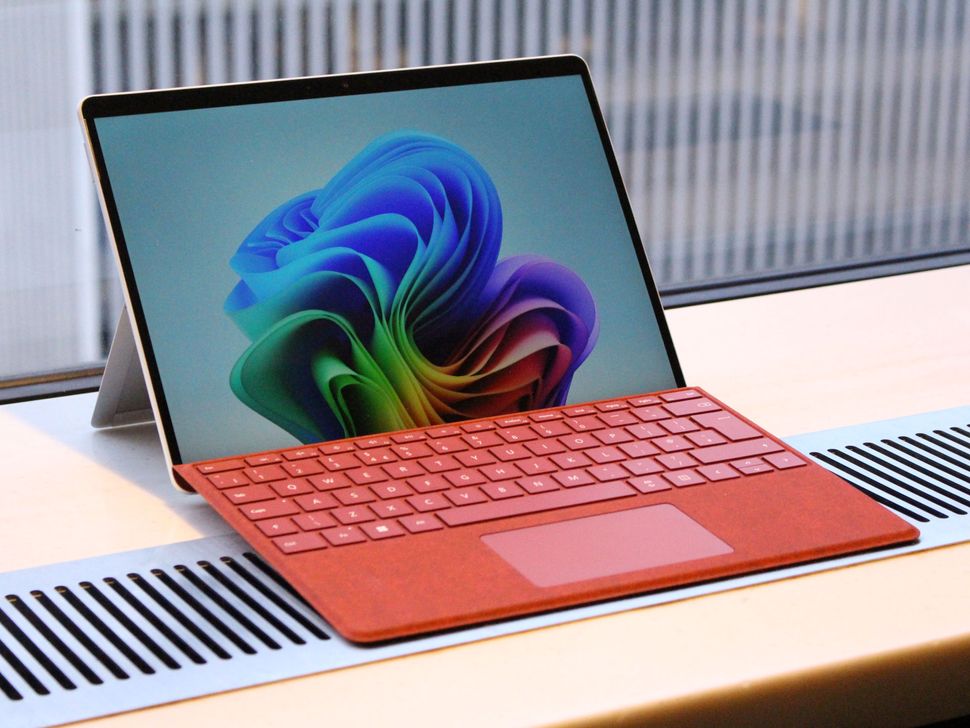 Microsoft の Prism とは何ですか? Windows on Arm のエミュレーション エンジンと、それが Apple の ...