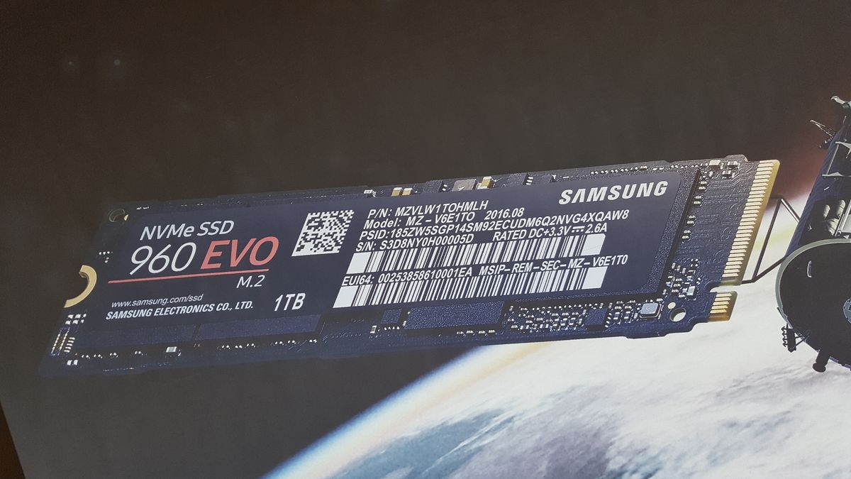 Samsung 960 EVO, 960 Pro NVMe SSDs: The Writing Is Literally On The ...