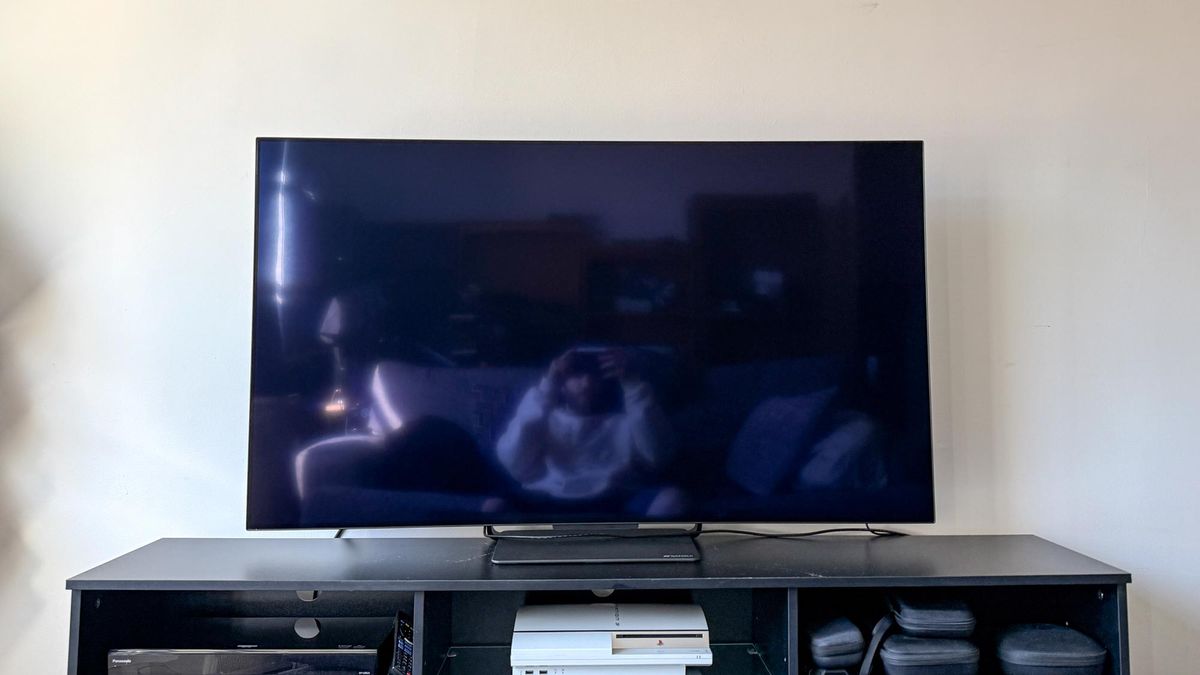 I spent a few hours with the world's cheapest OLED TV — what I like ...