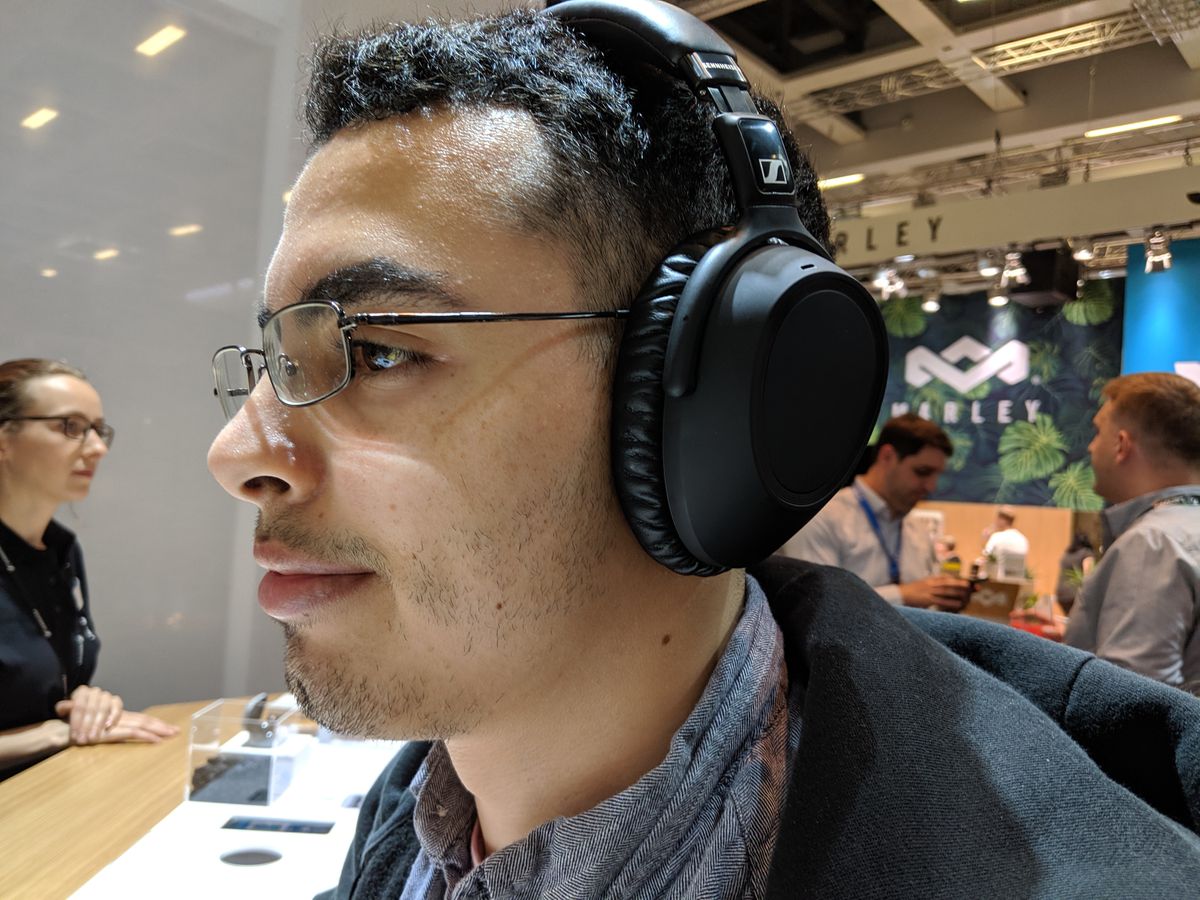 Sennheiser PXC 550-II Wireless Hands-on Review: Solid Comfort, So-So ...