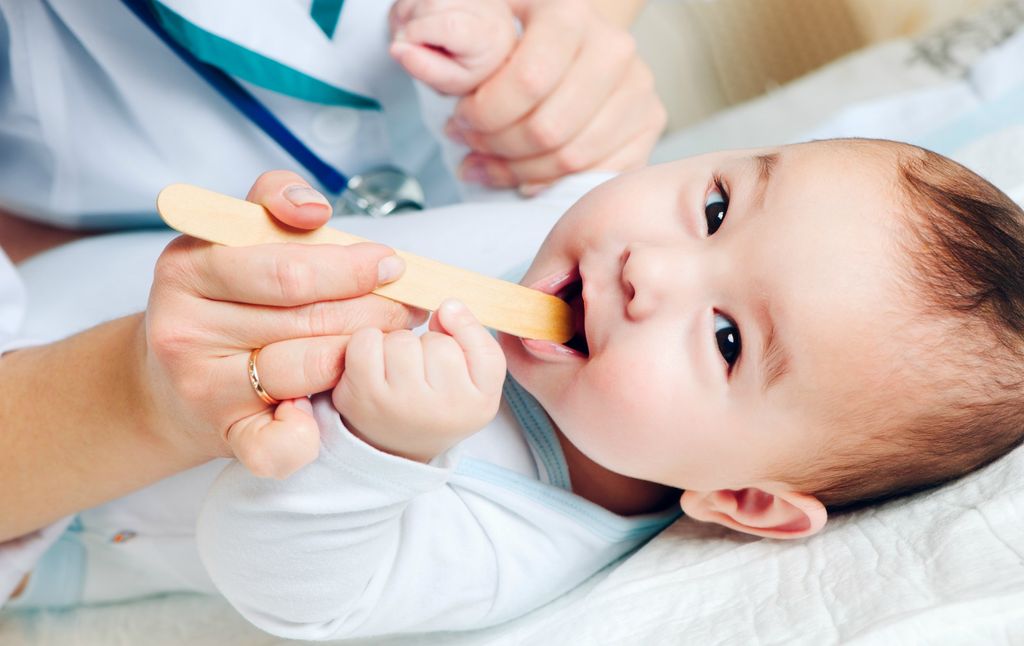 Tonsillitis in toddlers and babies: what are the symptoms and treatment ...