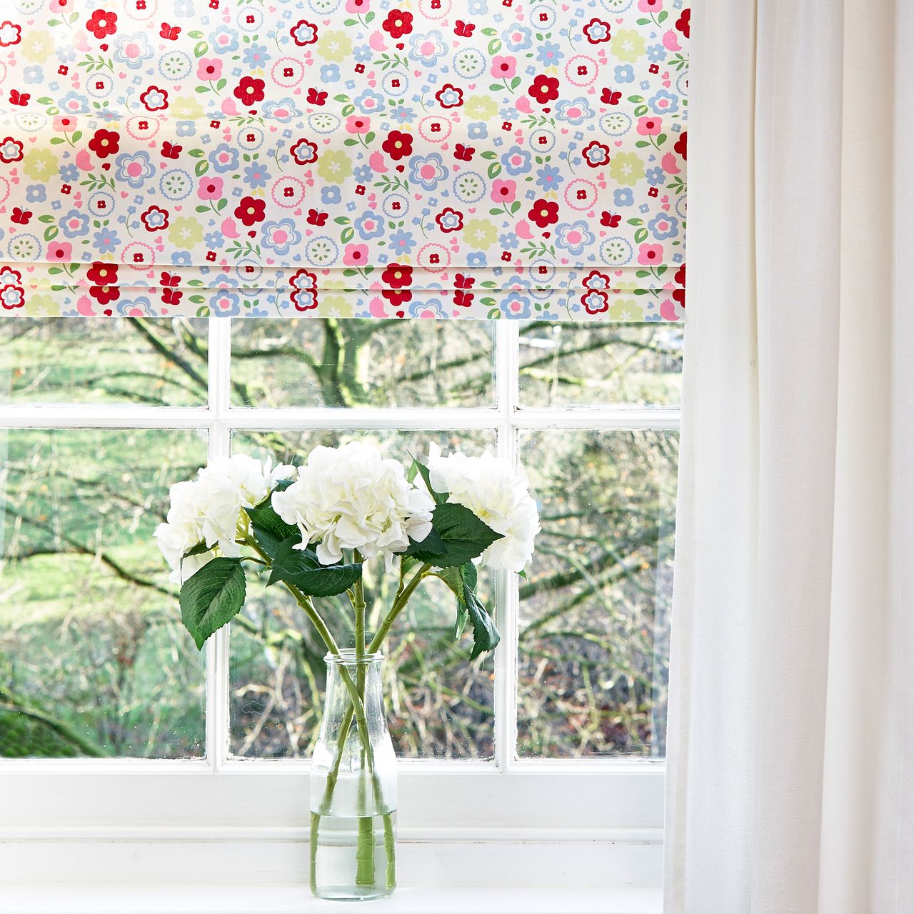 How to fix roller blinds and get them moving seamlessly | Ideal Home