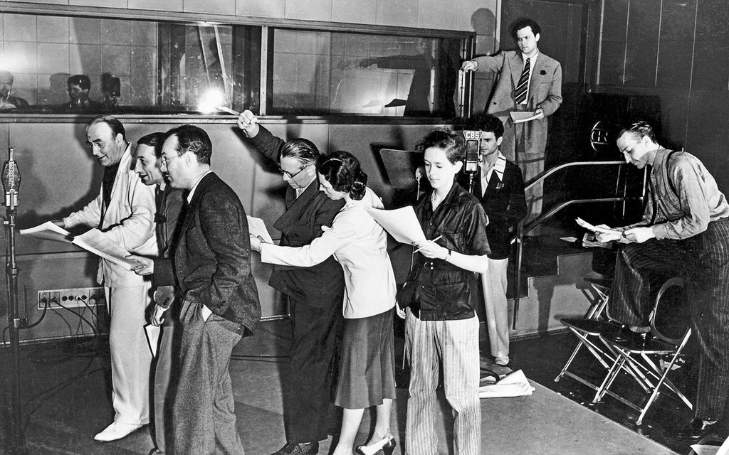 'War of the Worlds!' The Infamous Martian Invasion Radio Broadcast ...