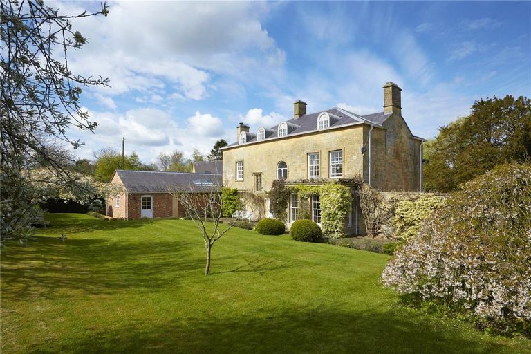 Six stunning Cotswolds houses, perfect for every type of outdoor ...