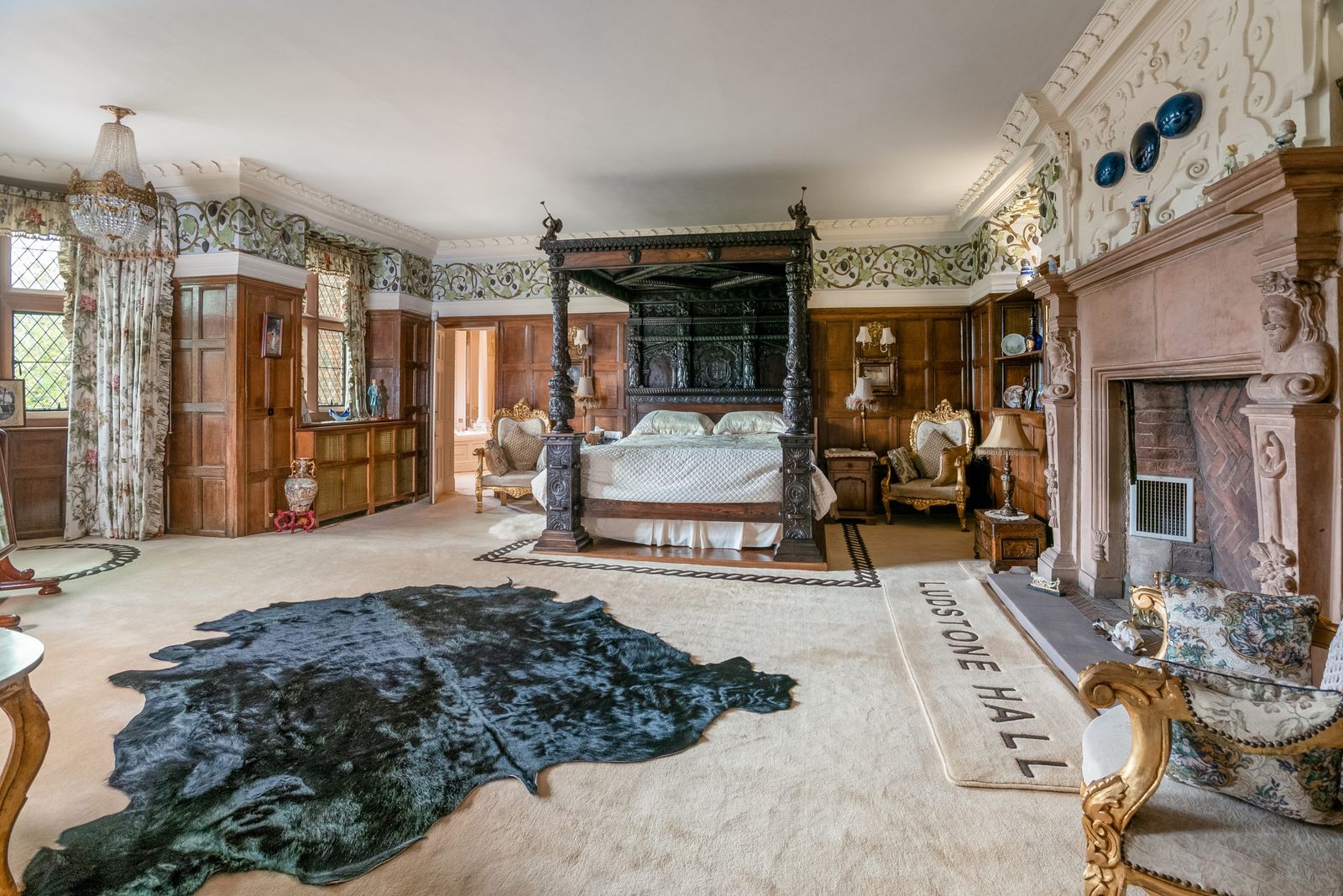 A 400-year-old fantasy house with moat, four-poster beds and a 'magic ...