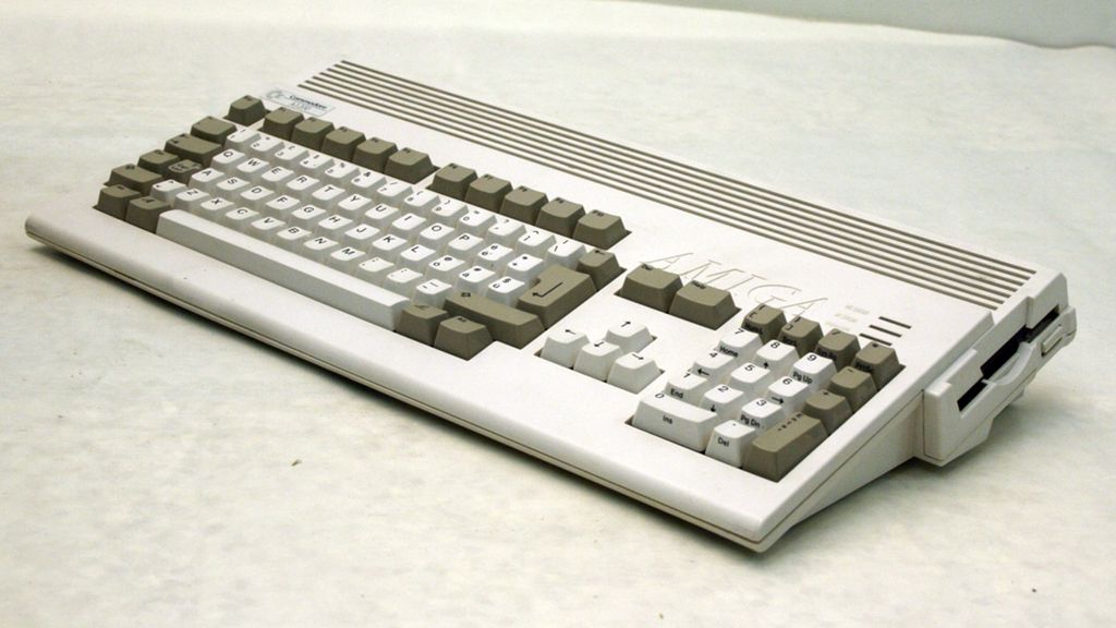 Full-sized A1200 Amiga remake spotted on display — A1200 will come with ...
