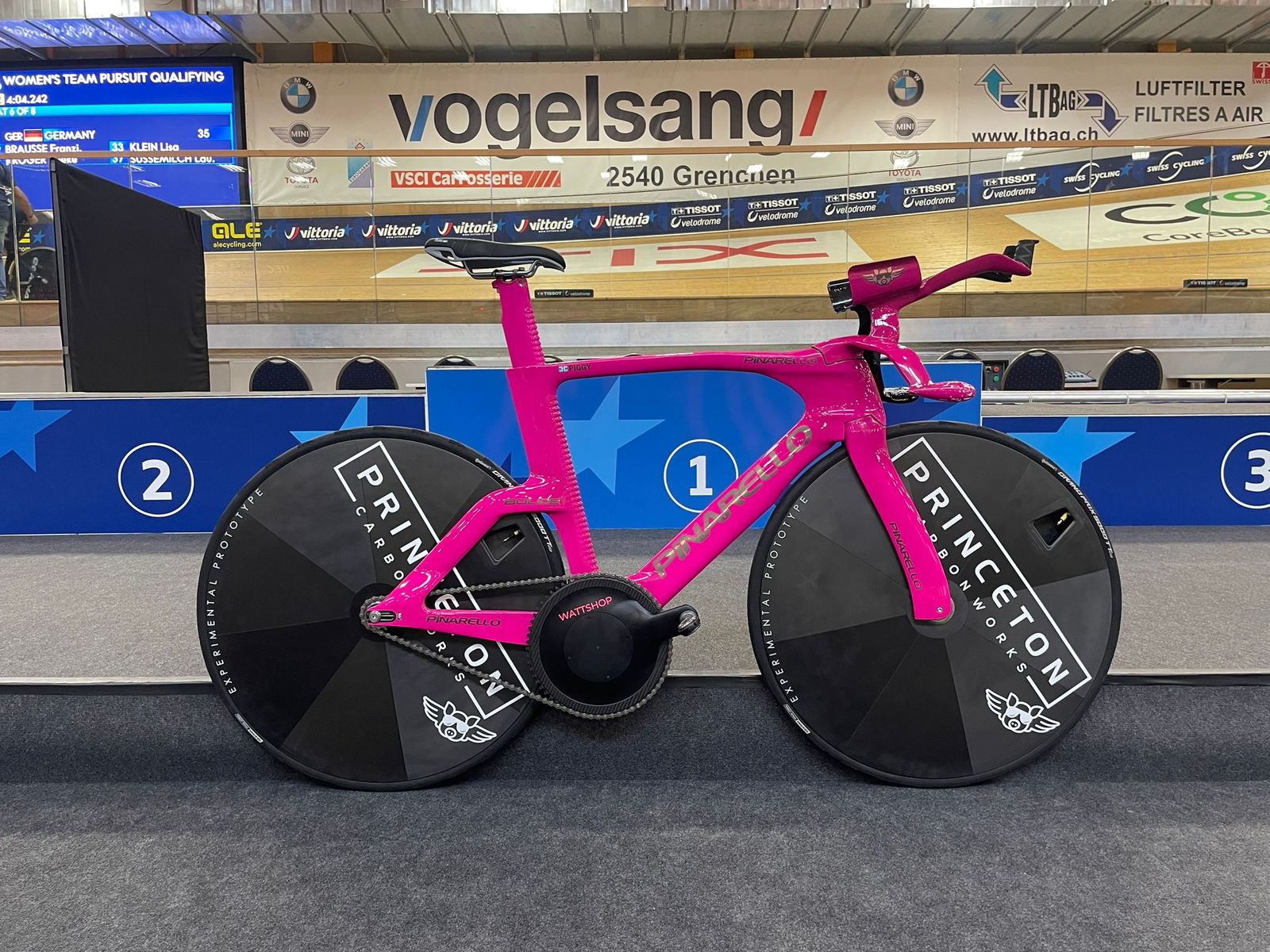 Check out Dan Bigham's split paint job World Championship winning Pinarello | Cycling Weekly