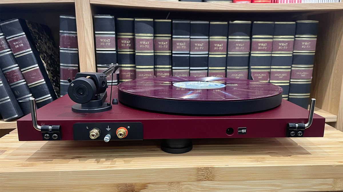 Pro-Ject Debut Evo 2 review: an appealing turntable in looks and sound ...
