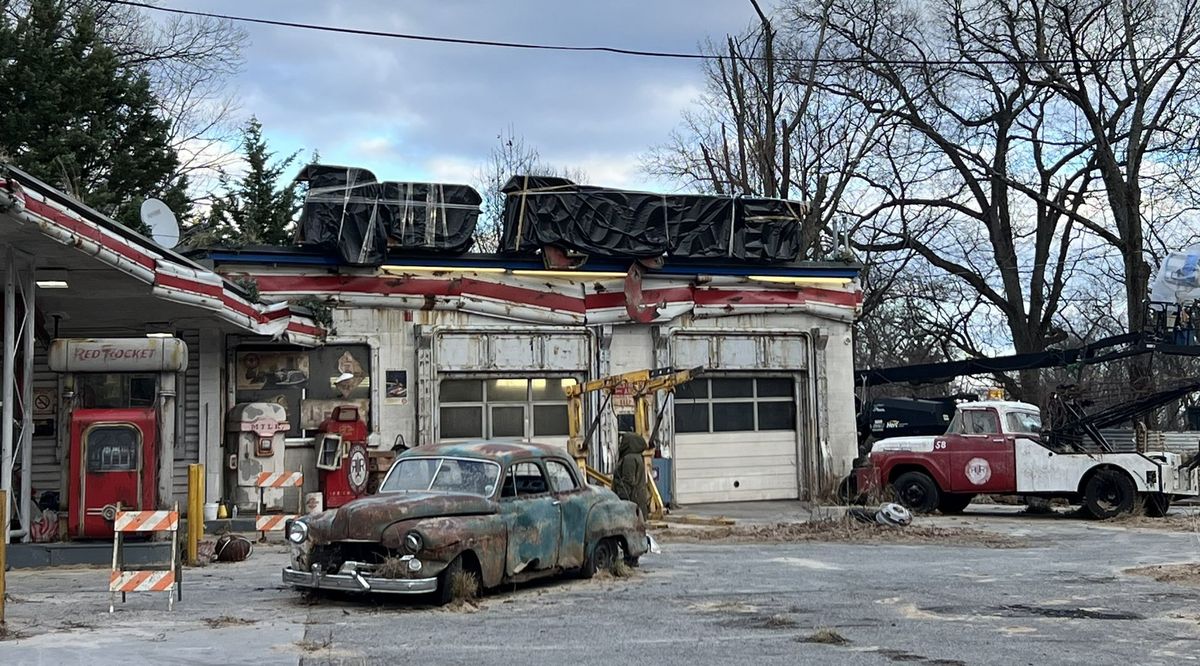 New Fallout TV series set photos show iconic Red Rocket gas station ...