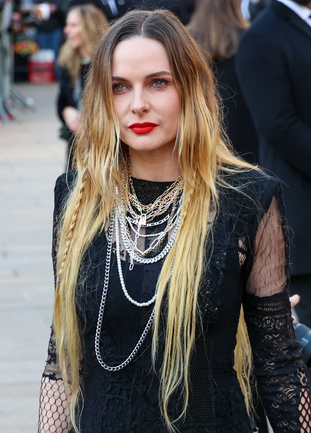 32 ways to wear a red lip as inspired by celebrities | Woman & Home