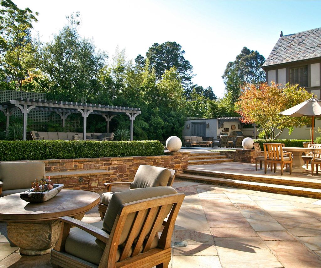 Paved backyard ideas: 10 inspiring looks | Homes and Gardens