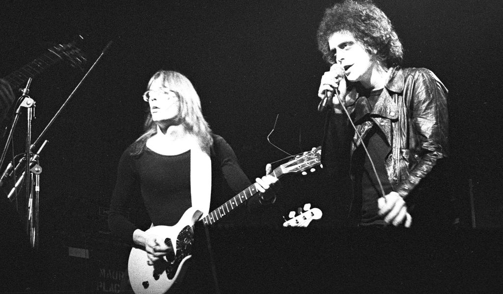 Steve Hunter’s live guitar intro to Lou Reed's Sweet Jane | Guitar World