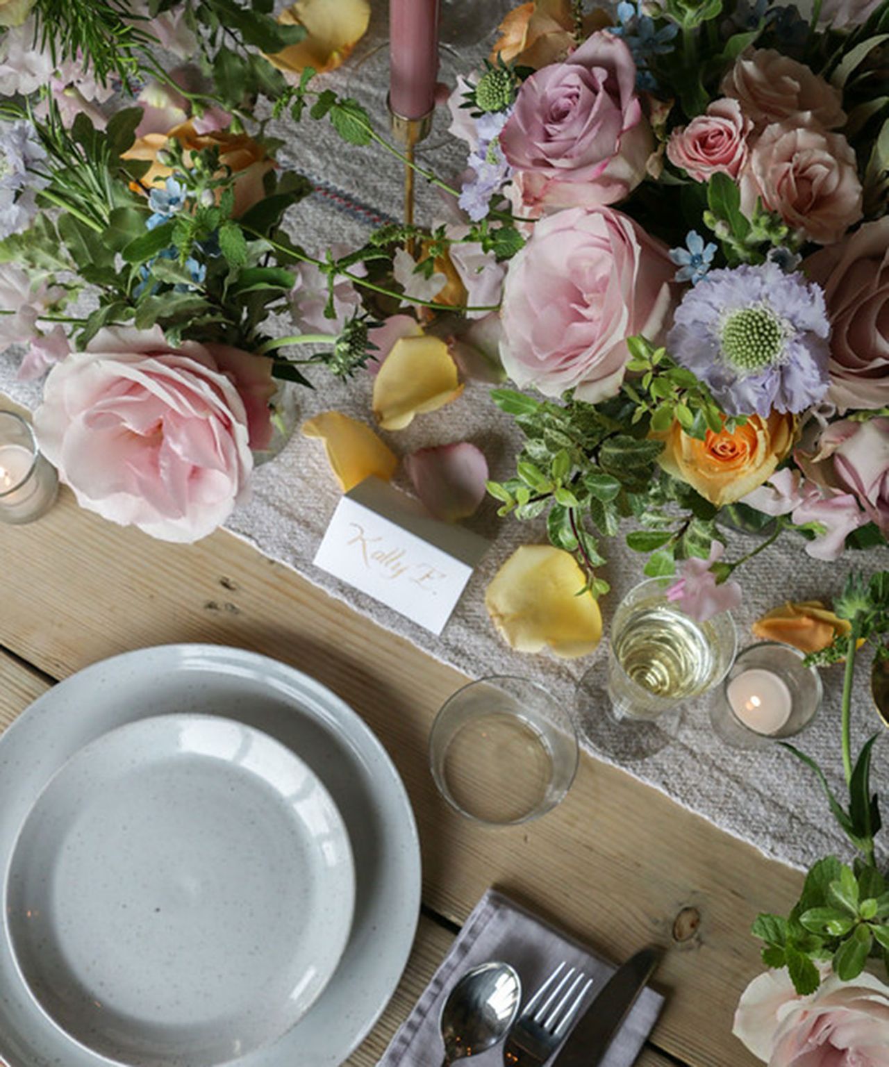 How to dress a dining table – with linens, ceramics, flowers and more ...