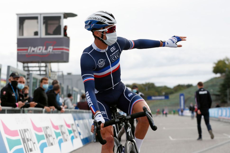 Julian Alaphilippe wins world title at Imola World Championships ...
