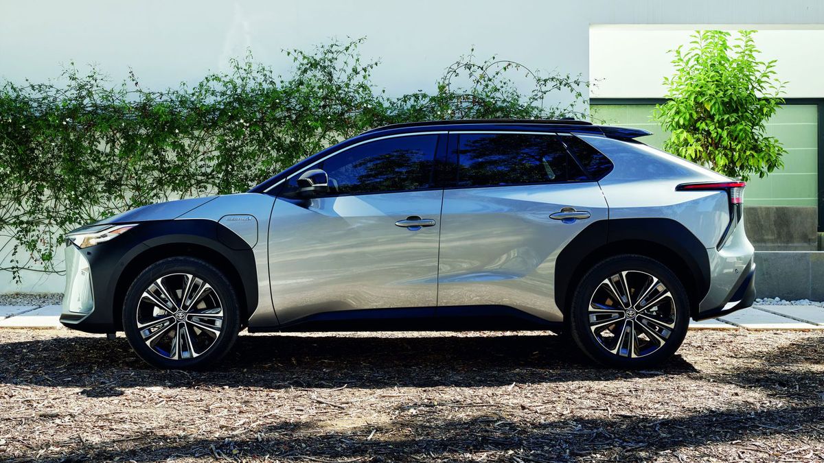 Toyota bZ4X is an electric car with a water-cooled battery and solar ...