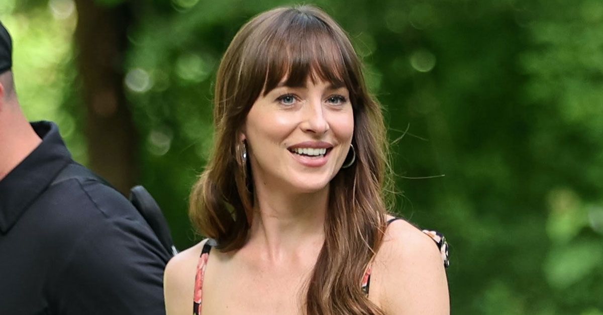 Dakota Johnson Wore an Unexpected Summer Color Combo | Who What Wear