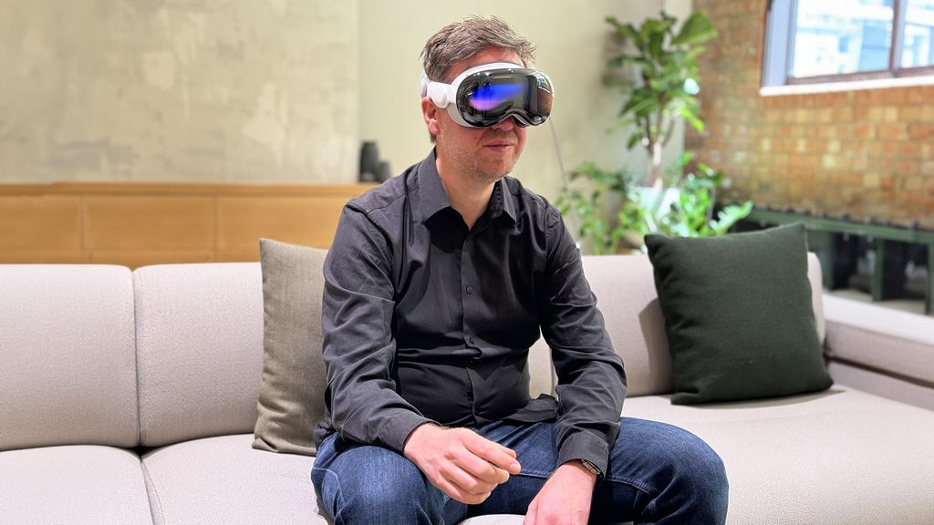 I tried Apple's Vision Pro and I wasn’t quite expecting this | T3