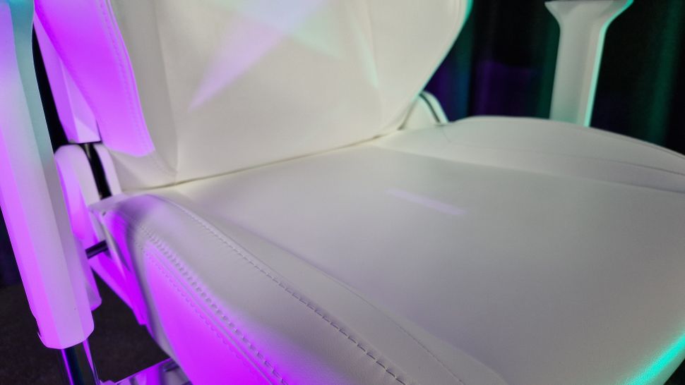 Secretlab Titan Evo NanoGen Edition review: new materials and signature ...